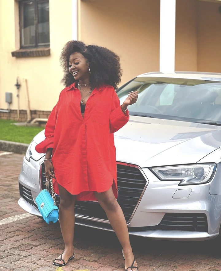 Former Scandal actress “Lindiwe” causes a stir with her red t-shirt ...